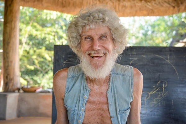 Bernard et son pebble garden à Auroville en Inde - Radio Présence